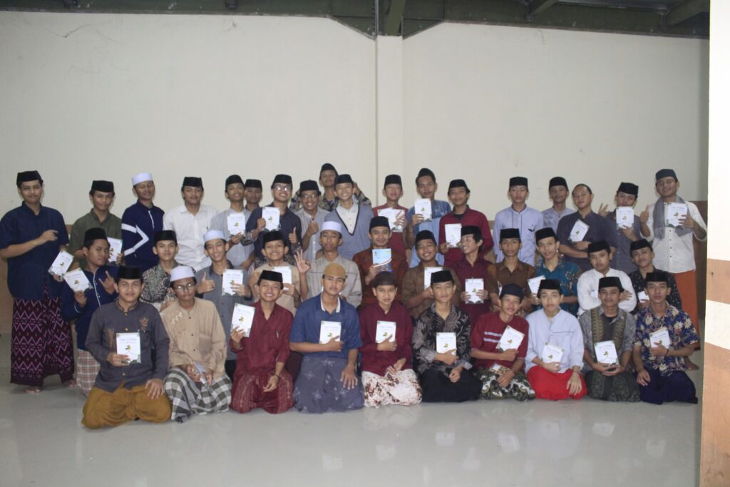 AL-HAMDULILLAH, SELAMA 8 BULAN SANTRI MAHASINA TAMATKAN 17 KITAB ...